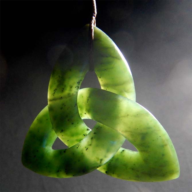 ’Triquetra’ Jade Celtic Knot | Wayne Costar Jade Carver
