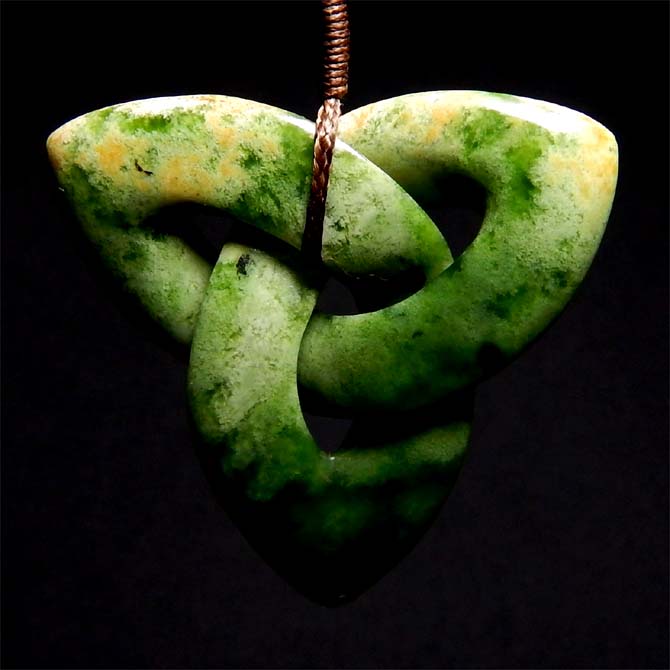 ’Triquetra’ Jade Celtic Knot | Wayne Costar Jade Carver