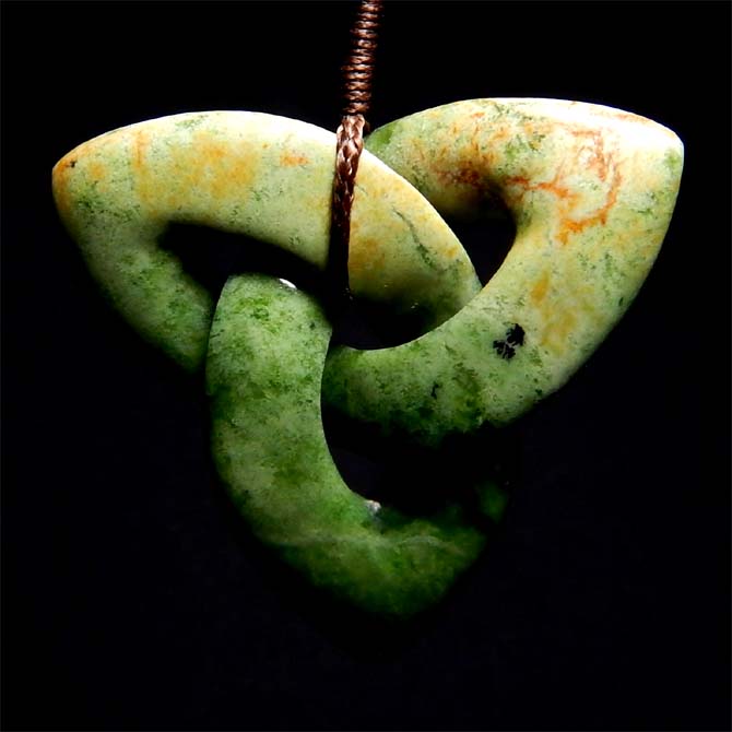 ’Triquetra’ Jade Celtic Knot | Wayne Costar Jade Carver