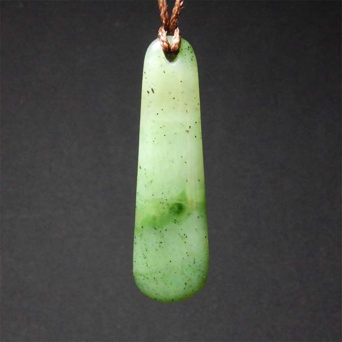 Dark Jade Drop (Roimata) pendant | Wayne Costar Jade Carver
